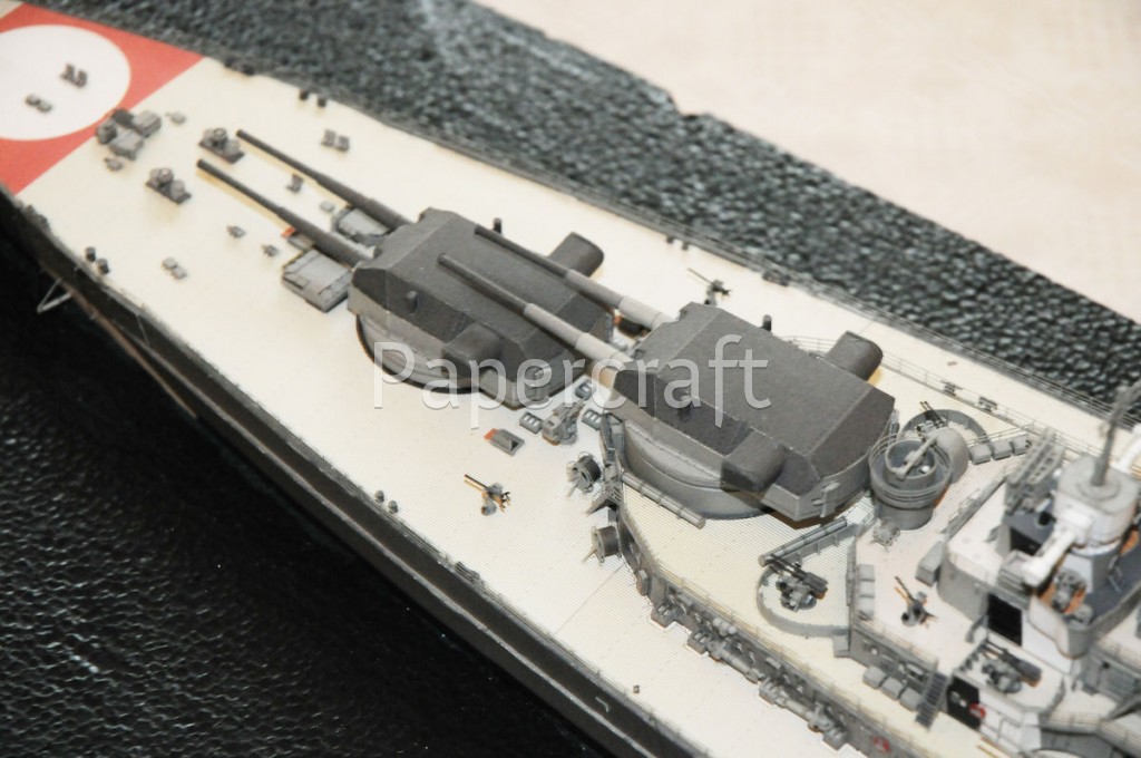 Papírový model - Bitevní loď Bismarck s kamufláží (3964) | Papercraft.cz
