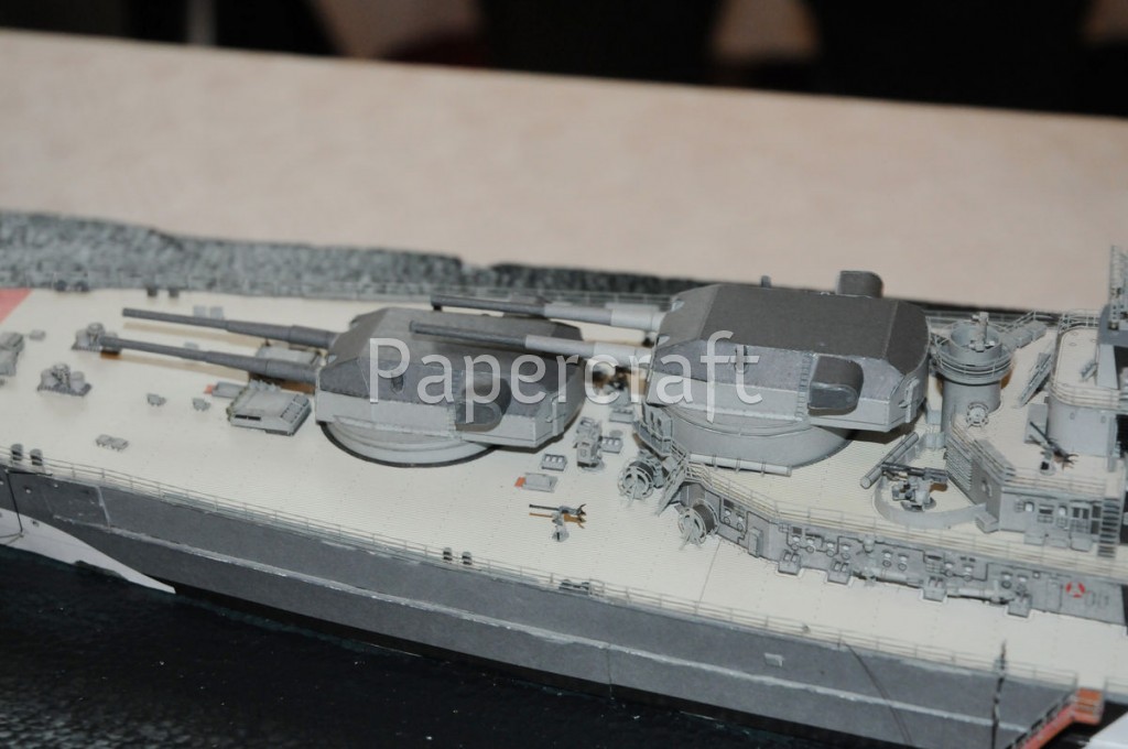 Papírový model - Bitevní loď Bismarck s kamufláží (3964) | Papercraft.cz